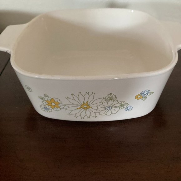Corningware | Dining | Corningware Lazy Daisy Series 5 Qt Casserole ...